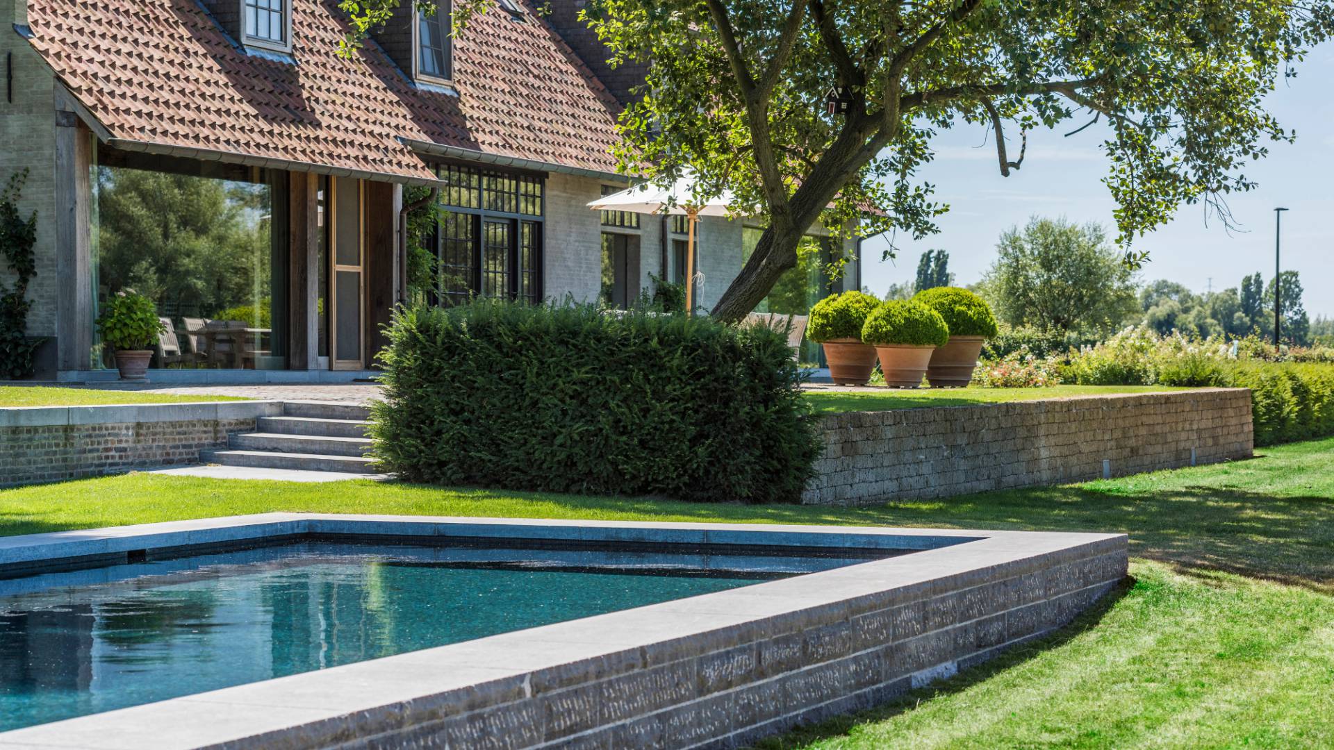 Zwembad te Beveren-Leie - Buitenzwembaden - Zwembaden - Parydel zwembaden